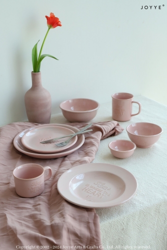 The Dreamy Pink Tableware Collection by Joyye